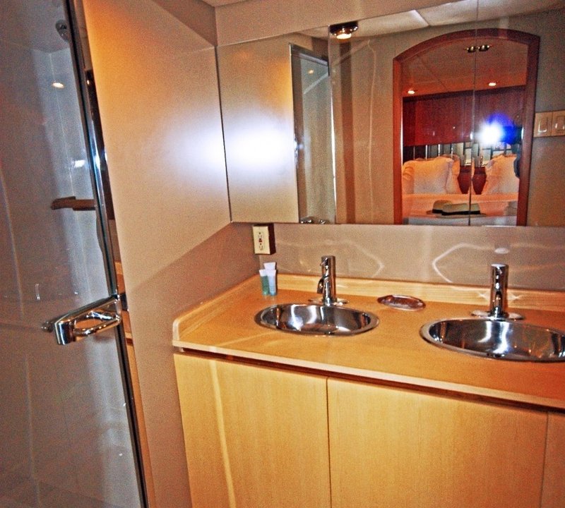 PIXEL Yacht Charter Details, Cheoy Lee | CHARTERWORLD Luxury Superyachts